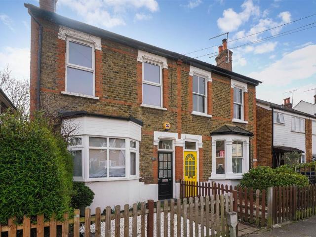Carlyle Road, Ealing W5, 2 bed flat to rent, £2,100 pcm | PrimeLocation