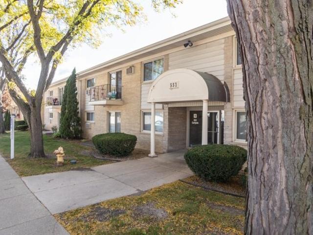 Carlysle Dr Apt,clarendon Hills, Condo For Sale