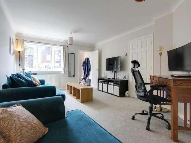 Carman Court, Tring, HP23