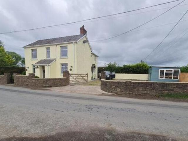 Carmarthen, Alltycnap Road, Carmarthenshire, 3 Bedroom Detached