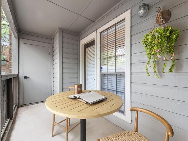 Carmel at Deerfield 1 Bedroom Apartment for Rent at 1440 W Bitters Rd, San Antonio, TX 78248