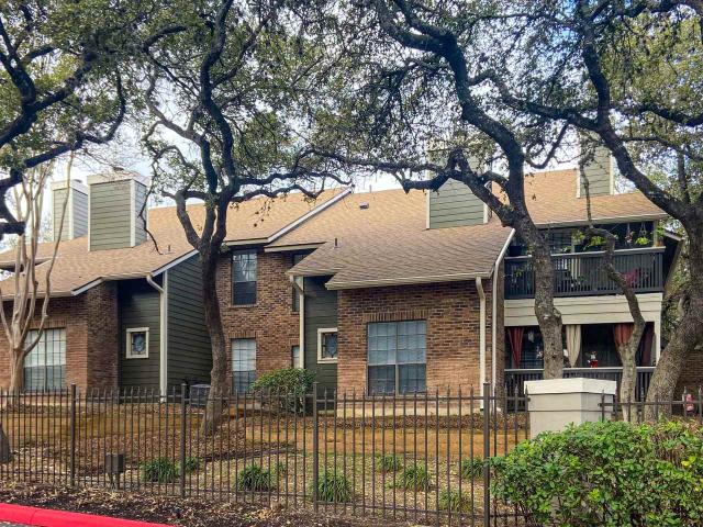 Carmel at Deerfield 1 Bedroom Apartment for Rent at 1440 W Bitters Rd, San Antonio, TX 78248