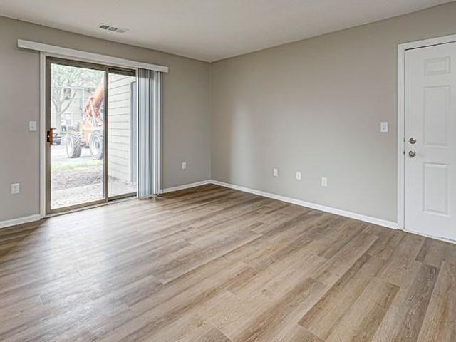 Carmel Landing Apartment Homes 3 Bedroom Apartment for Rent at 2223 E 151st St, Carmel, IN 46033