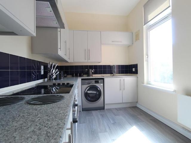 Carmelite Street, First Floor AB11, 3 bed flat to rent, £900 pcm | PrimeLocation