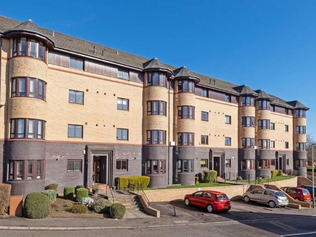 Carmichael Court, Dundee DD3, 2 bed flat to rent, £800 pcm | PrimeLocation