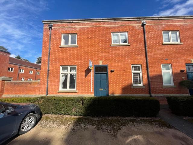 Carnarvon Court, Bretby, Burton On Trent, Derbyshire DE15, 3 bed semi detached house to rent, £1,195 pcm | PrimeLocation