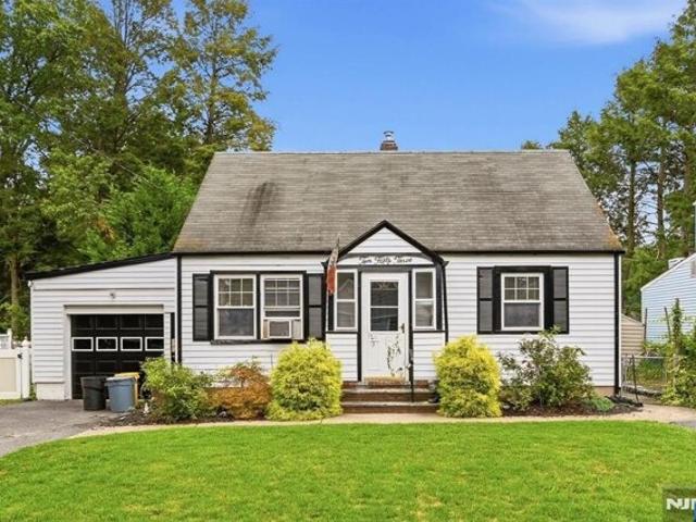 Carnation Dr, New Milford, Home For Sale