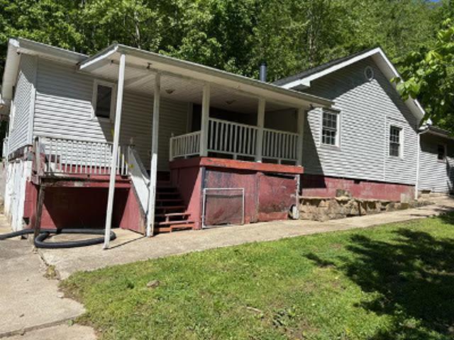 Carnation Rd