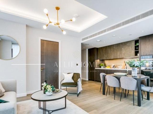Carnation Way, London, 5 Bedroom Flat