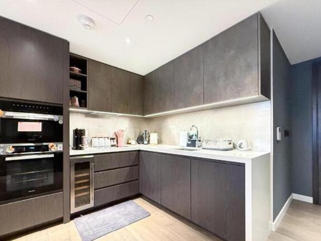 Carnation Way, London, 2 Bedroom Flat