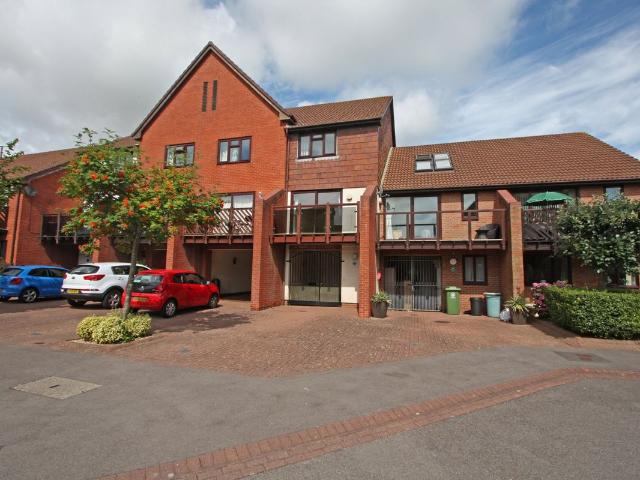 Carne Place, Port Solent, Portsmouth PO6, 3 bed town house to rent, £1,650 pcm | PrimeLocation