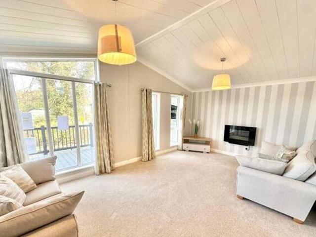 Carnforth, Lancashire, 2 Bedroom Caravan
