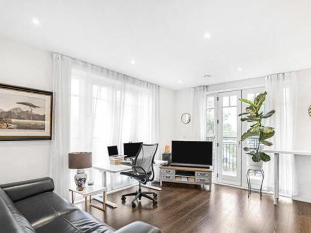 Carnwath Road, London, Studio Flat For