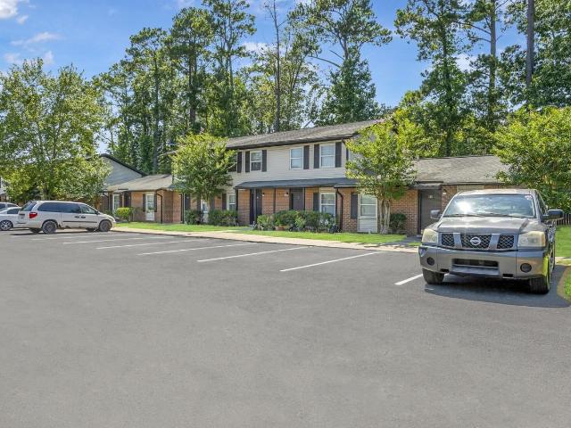 Carolina Breeze Apartments and Townhomes 1 Bedroom Apartment for Rent at 100 Cedar Street, Myrtle Beach, SC 29577