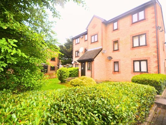 Carolina Close, E15 1JR 2 bed flat to rent £2,000 pcm £462 pw