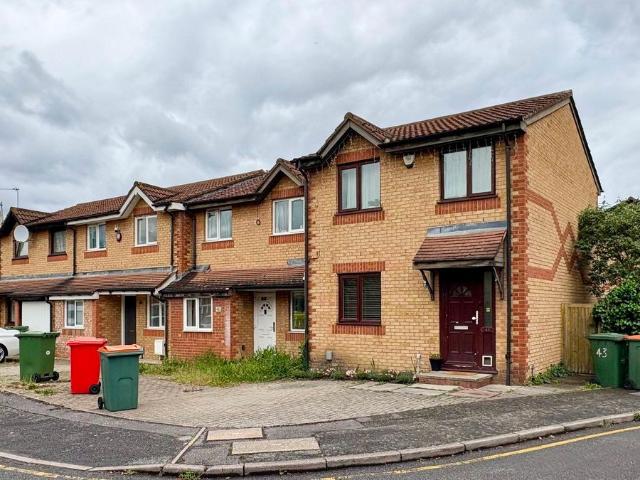 Carolina Close, London E15, Room to rent, £670 pcm | PrimeLocation