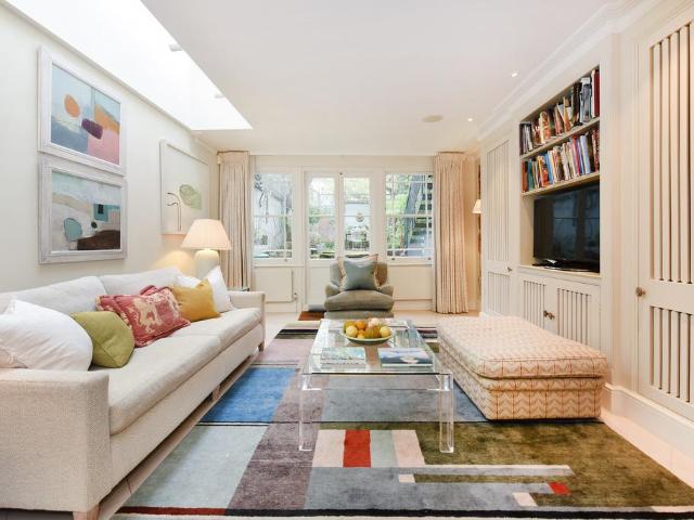 Caroline Terrace, Belgravia. 2 bed house to rent £10,833 pcm £2,500 pw