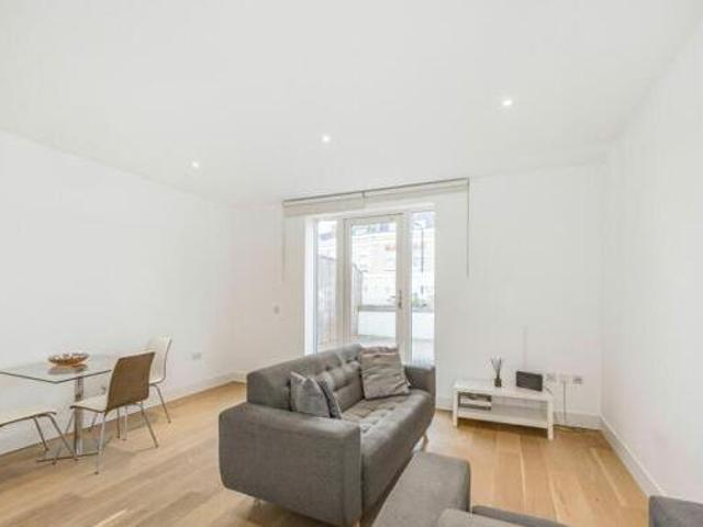 Caroline Walk, Fulham, 2 Bedroom Apartment