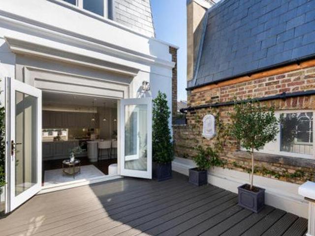 Caroline Walk, Fulham, 2 Bedroom Flat