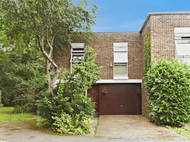 Caroline Close, Croydon CR0, 5 bed town house to rent, £2,400 pcm | PrimeLocation