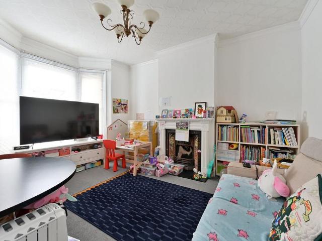 Caroline Road, Wimbledon, London, SW19 3 bed house to rent £3,700 pcm £854 pw
