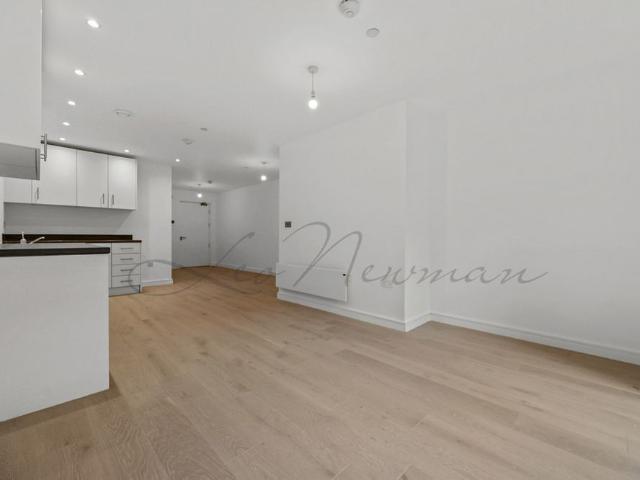 Caroline Street, London, E1
