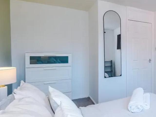 Carpenters Lane, Salford, M4 1LQ, United Kingdom | 3 bed apartment for rent #166768080 | Rentberry