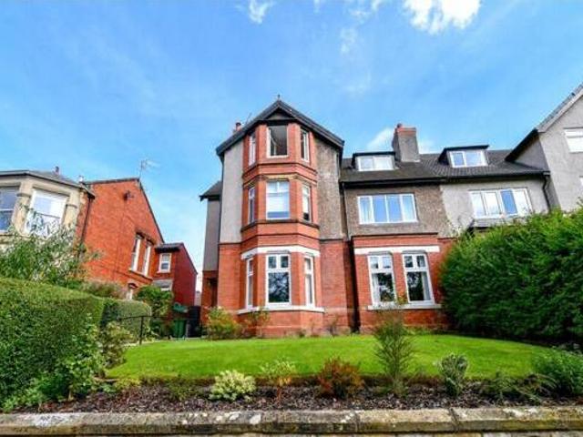 Carpenters Lane, West Kirby, 2 Bedroom Flat