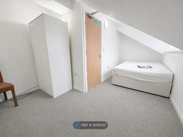 Carr Lane, Shipley BD18, Room to rent, £395 pcm | PrimeLocation