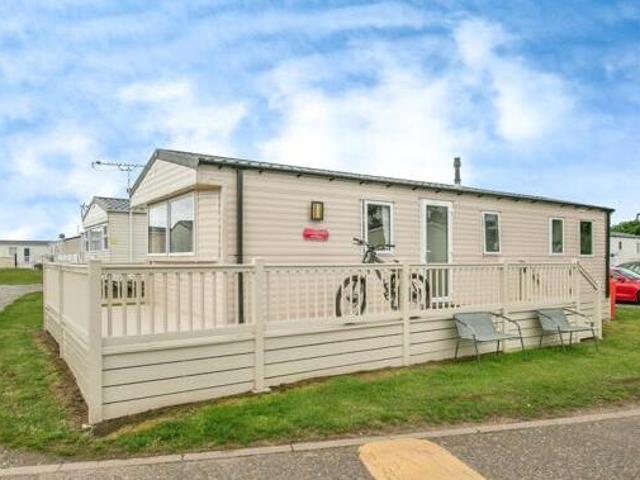 Carr Road, Felixstowe, 2 Bedroom Park