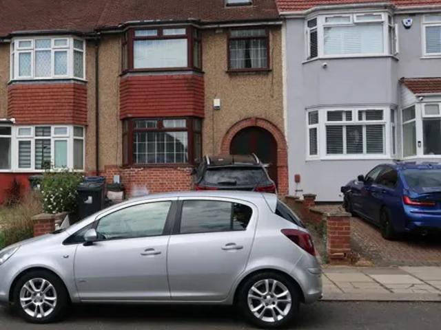 Carr Road, London, UB5 4TW, United Kingdom | 5 bed townhouse for rent #168126821 | Rentberry