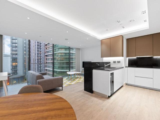 Carrara Tower, Bollinder Place. 2 bed apartment to rent £5,000 pcm £1,154 pw