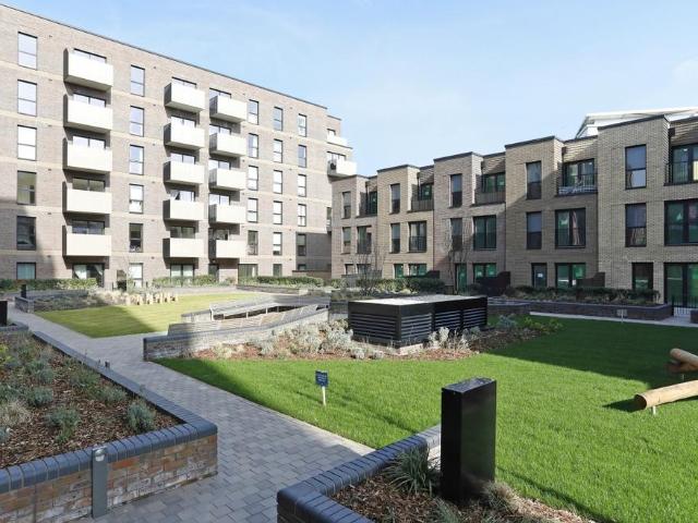 Carraway Street Reading RG1 2 bed apartment to rent £2,000 pcm £462 pw