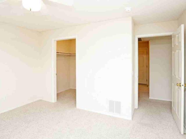 CARRINGTON COURT 1 Bedroom Apartment for Rent at 700 Evergreen Dr, Burnsville, MN 55337