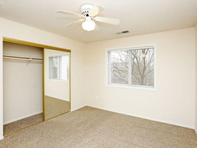 CARRINGTON COURT 1 Bedroom Apartment for Rent at 700 Evergreen Dr, Burnsville, MN 55337