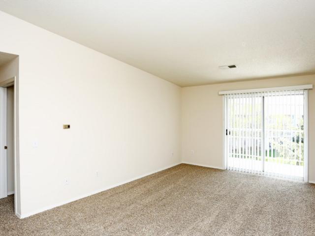 CARRINGTON COURT 2 Bedroom Apartment for Rent at 700 Evergreen Dr, Burnsville, MN 55337