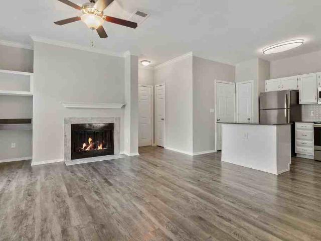 Carrington Park 1 Bedroom Apartment for Rent at 3001 Communications Pkwy, Plano, TX 75093