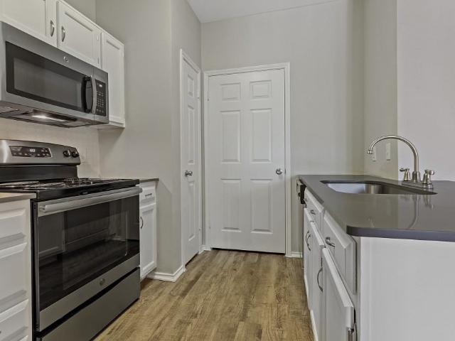Carrington Park 2 Bedroom Apartment for Rent at 3001 Communications Pkwy, Plano, TX 75093