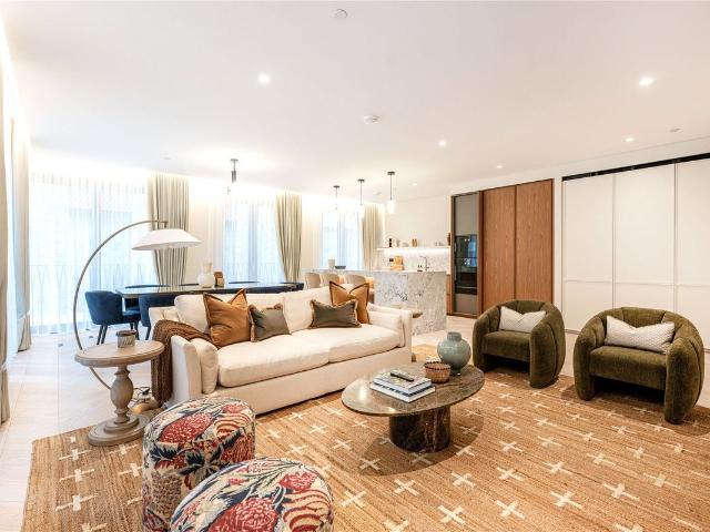 Carrington Street, Mayfair, London W1J, 3 bed flat to rent, £21,667 pcm | PrimeLocation