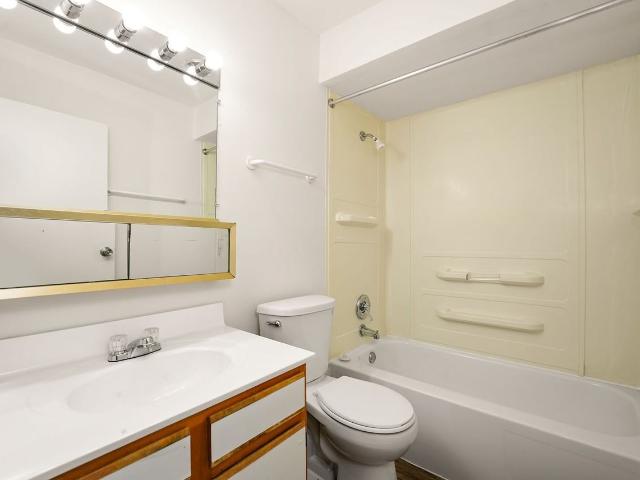 Carriage Creek Apartments Studio Apartment for Rent at 22501 Butterfield Rd, Richton Park, IL 60471