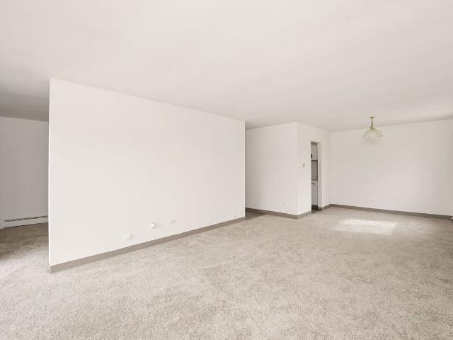 Carriage Creek Apartments 2 Bedroom Apartment for Rent at 22501 Butterfield Rd, Richton Park, IL 60471