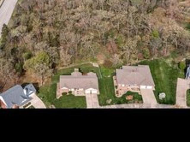 Carriage Ct, Jefferson City, MO 65109