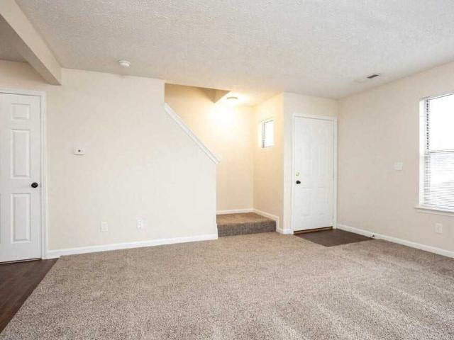 Carriage Lane 2 Bedroom Apartment for Rent at 5591 Rustlingway Ln, Columbus, OH 43119 Westchester Green Countrie