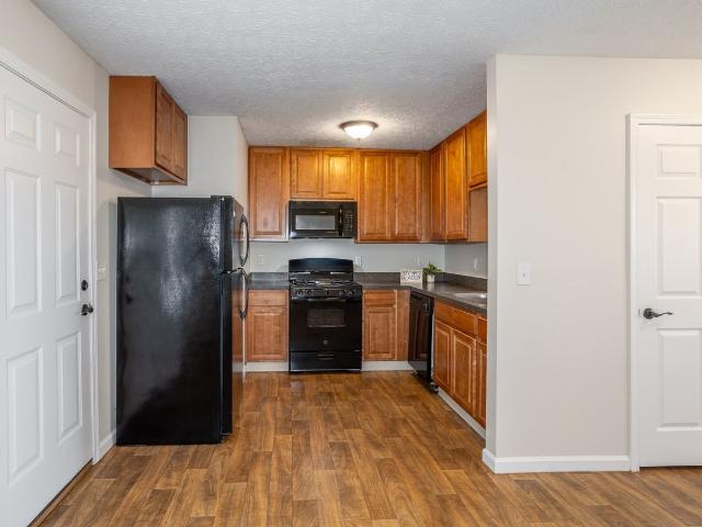 Carriage Lane 2 Bedroom Apartment for Rent at 5591 Rustlingway Ln, Columbus, OH 43119 Westchester Green Countrie