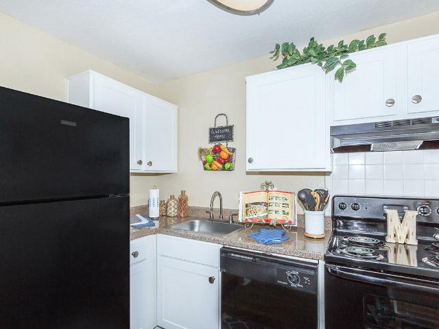 Carriage Place Apartments 1 Bedroom Apartment for Rent at 505 Wells Fargo Dr, Houston, TX 77090