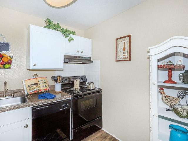 Carriage Place Apartments 1 Bedroom Apartment for Rent at 505 Wells Fargo Dr, Houston, TX 77090