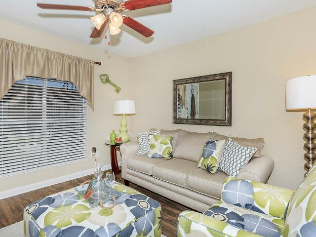 Carriage Place Apartments 3 Bedroom Apartment for Rent at 505 Wells Fargo Dr, Houston, TX 77090