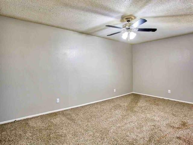 Carriages 1 Bedroom Apartment for Rent at 1600 Jones Dr, Arlington, TX 76013