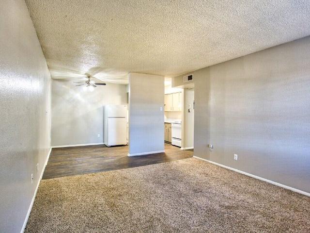 Carriages 1 Bedroom Apartment for Rent at 1600 Jones Dr, Arlington, TX 76013