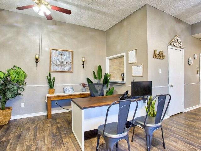 Carriages 1 Bedroom Apartment for Rent at 1600 Jones Dr, Arlington, TX 76013